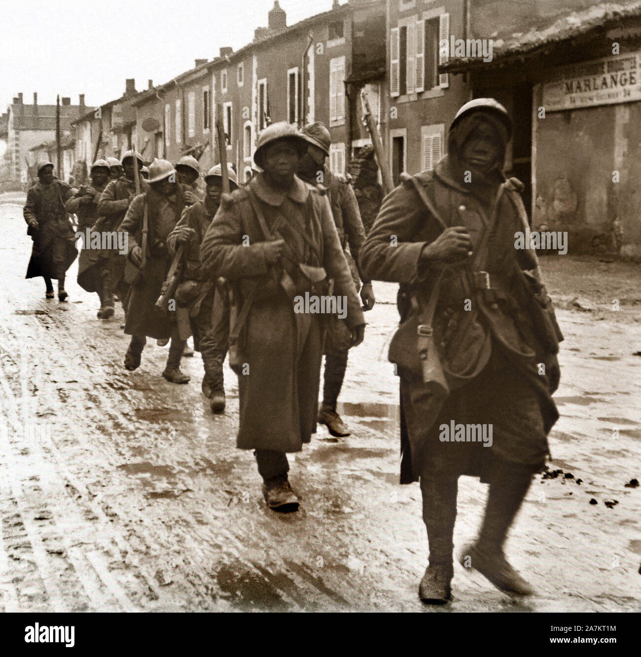 Premiere Guerre Mondiale, troupe de tirailleurs Senegalais, pres de ...