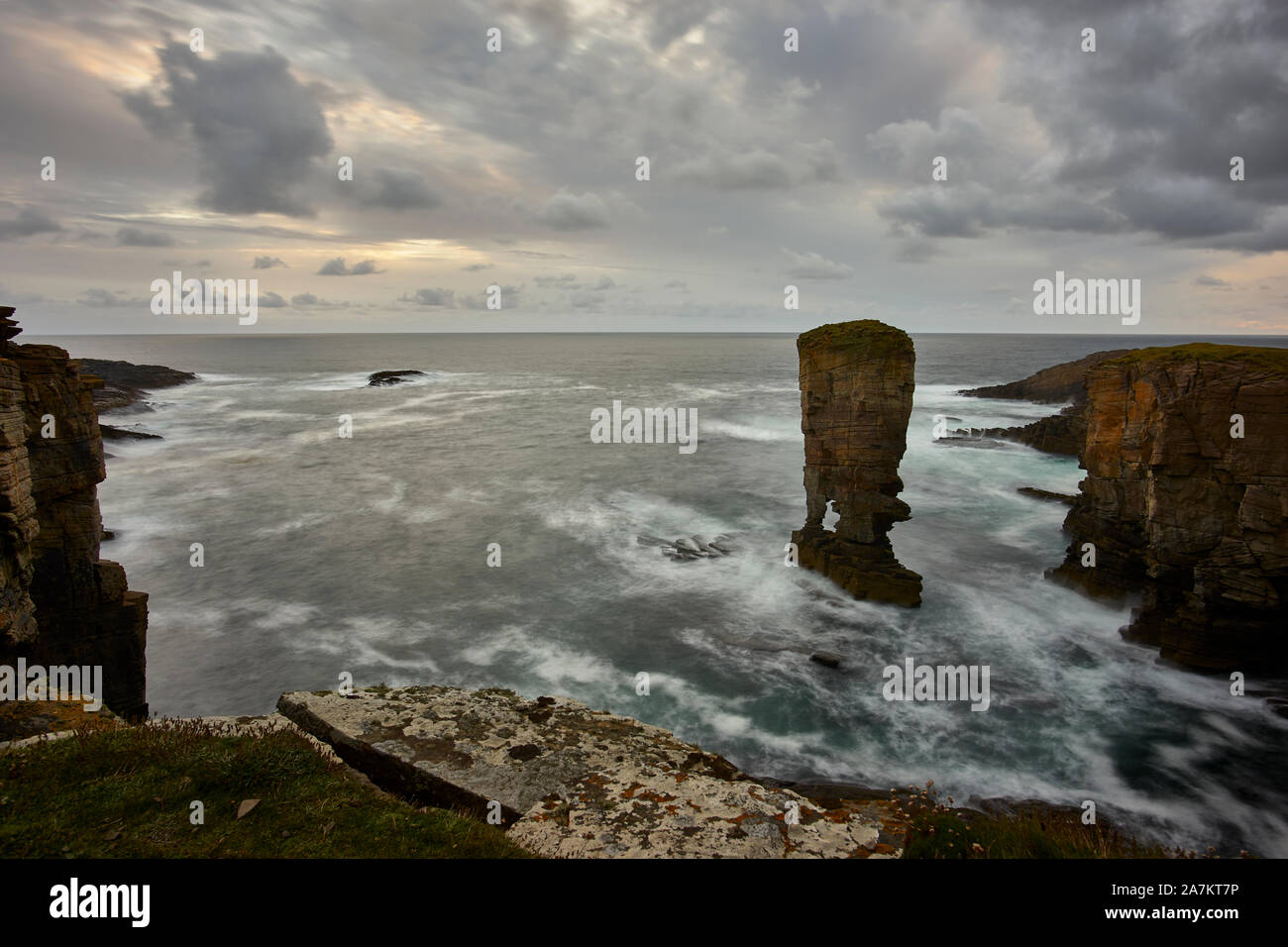 Yesnaby Castle sea stack, Yesnaby, Mainland, Orkney, Scotland Stock ...