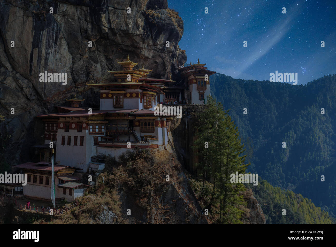 Taktsang dzong hi-res stock photography and images - Alamy