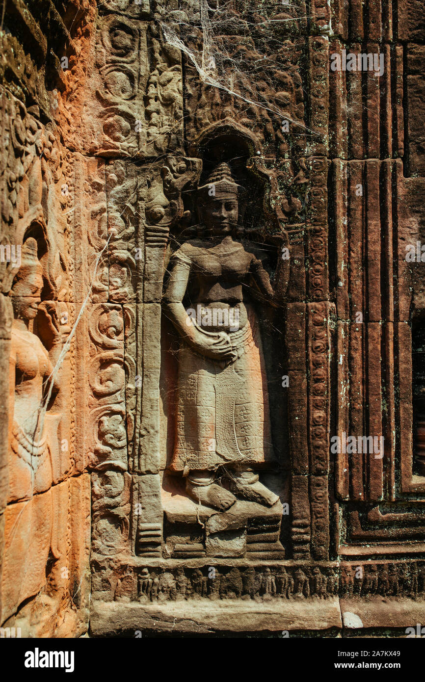 Cambodian Acient Murals and cave paintings on Agkor Wat temple walls ...