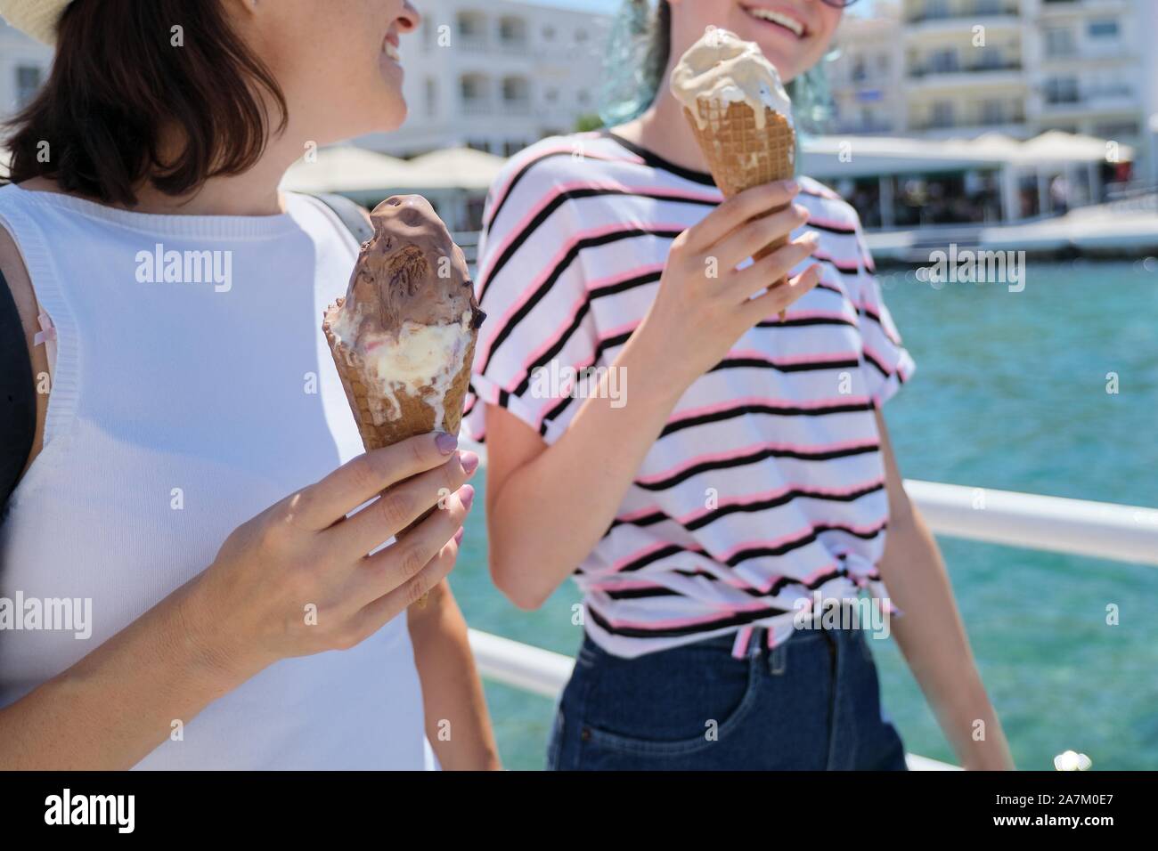 Teenage girl ice cream cone hi-res stock photography and images - Alamy
