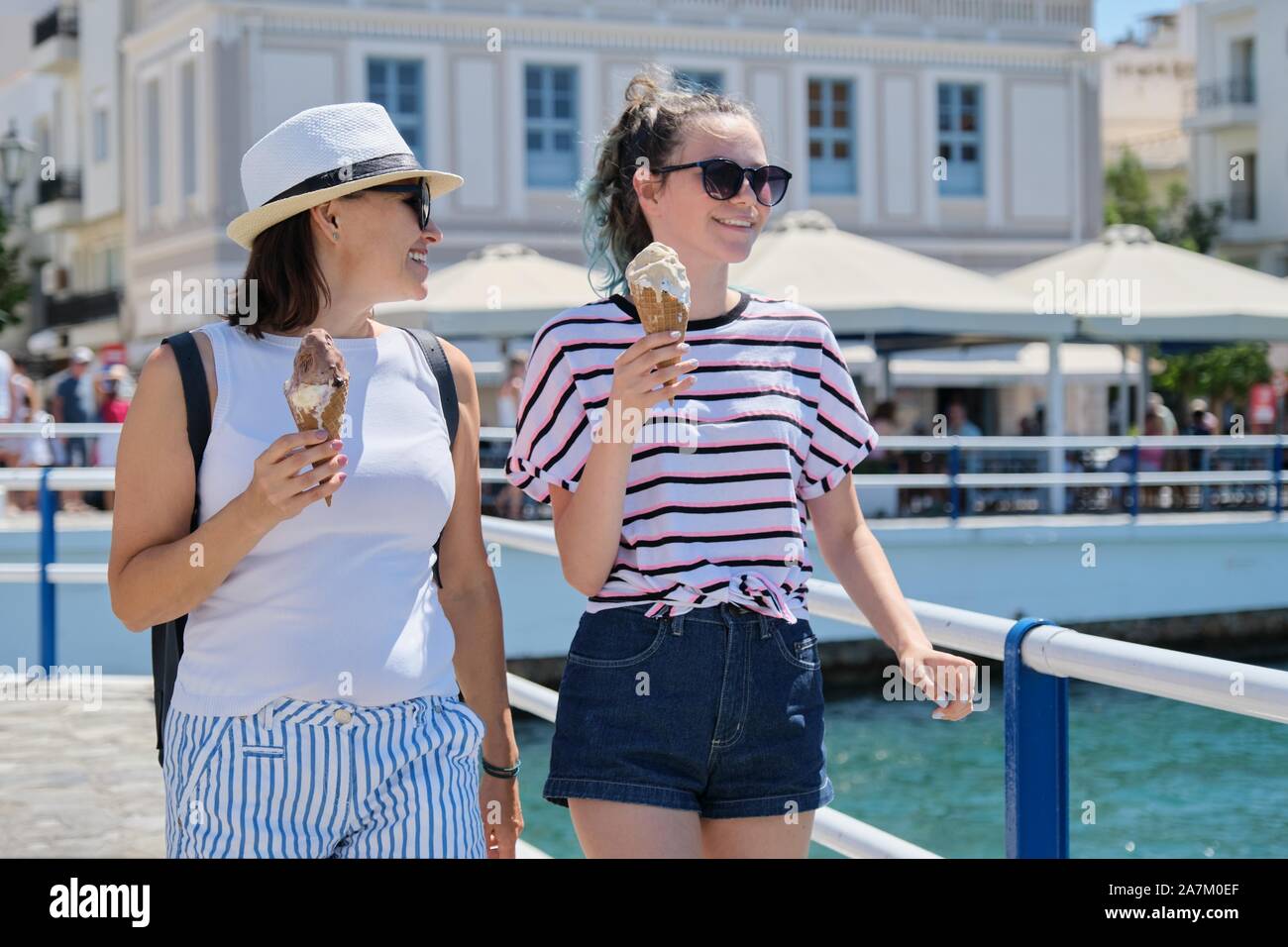 Teenage girl ice cream cone hi-res stock photography and images - Alamy