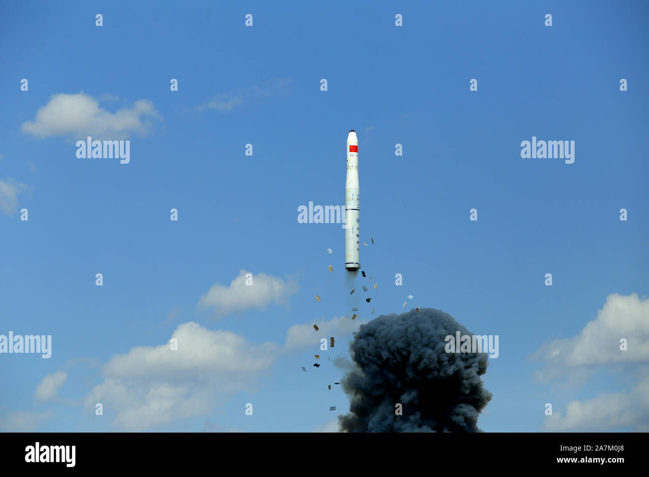 China long march 5 rocket hi-res stock photography and images - Alamy