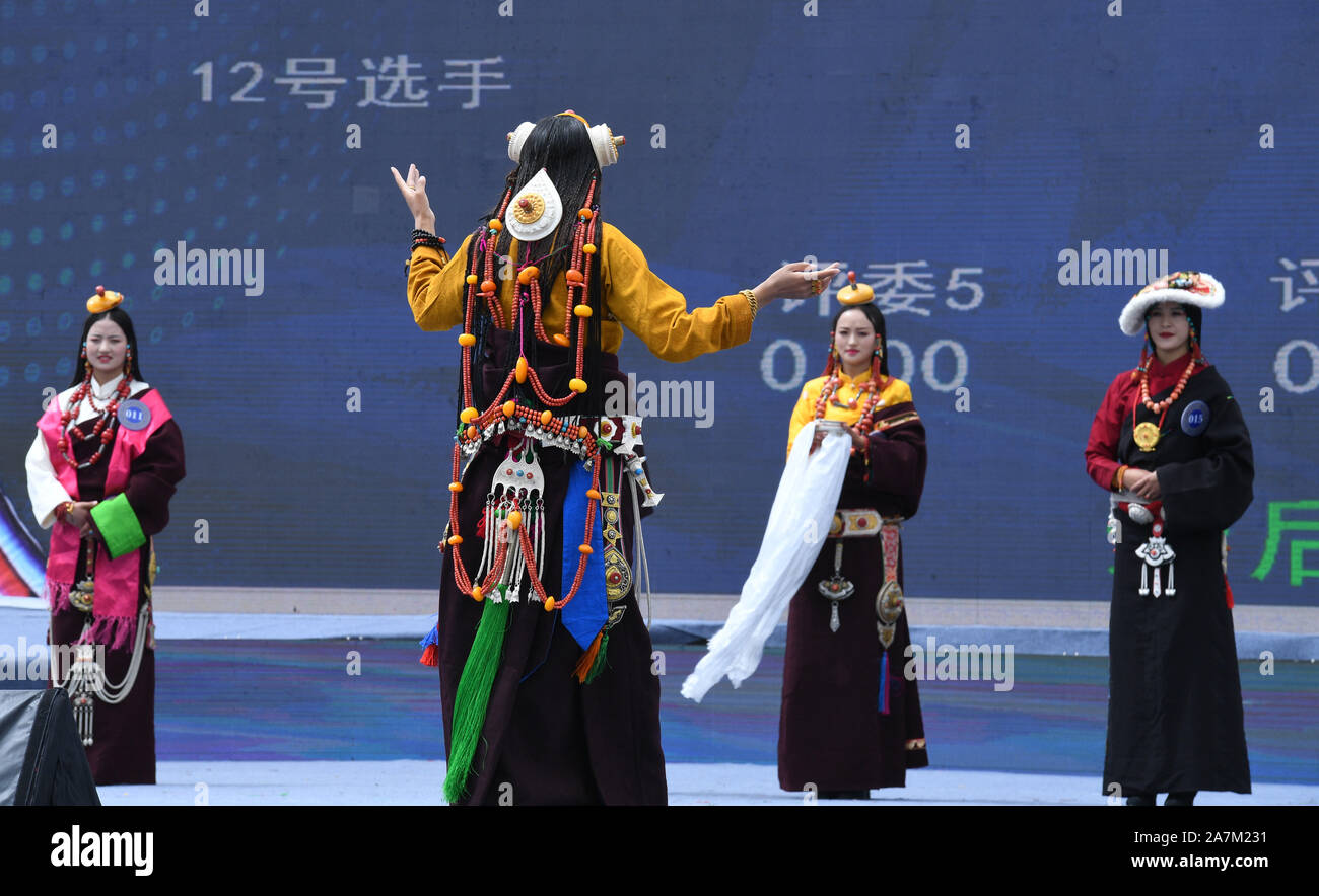 Tibetan beauties demonstrate themselves at the first Tibetan pageant ...