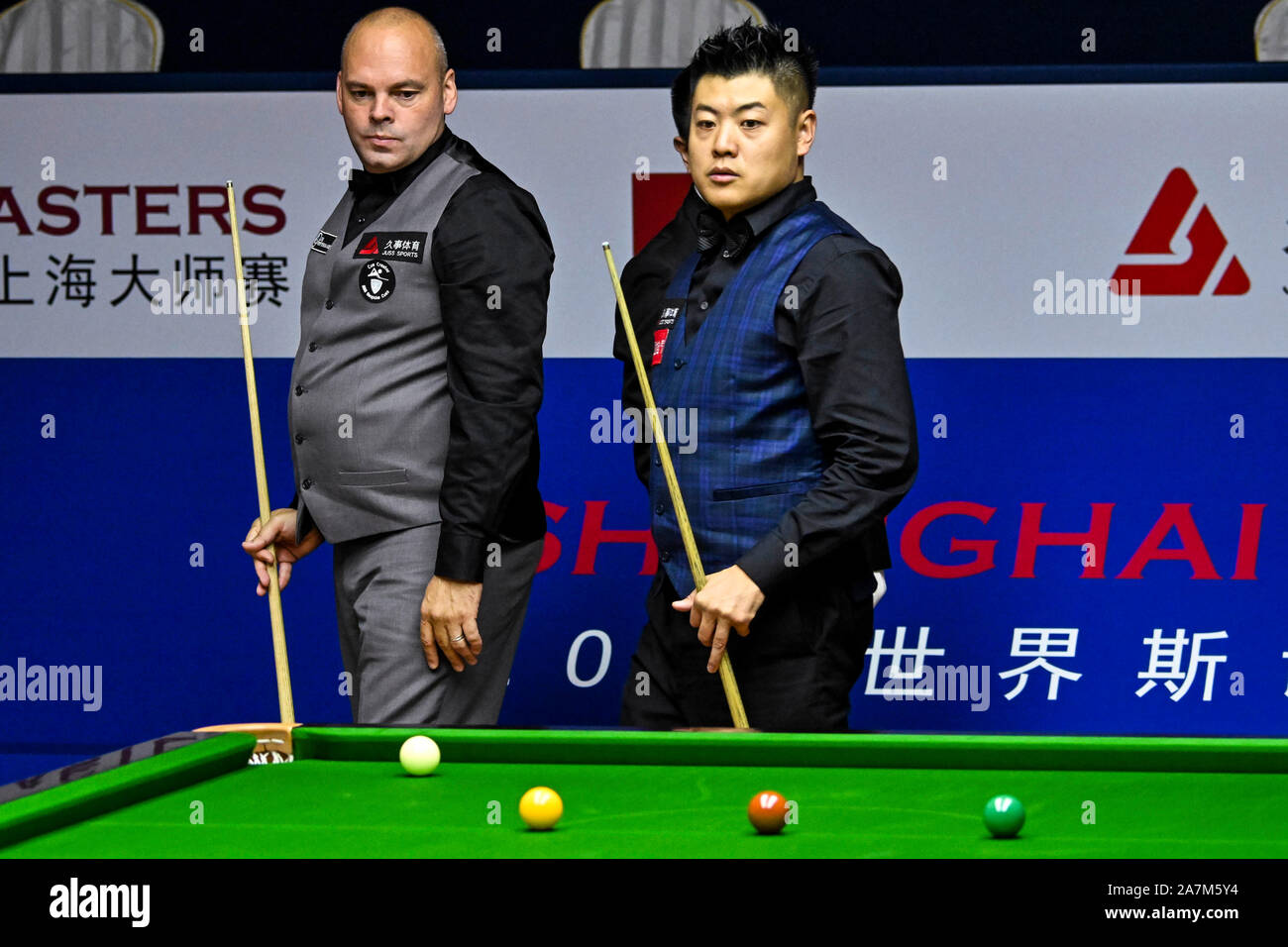 Professional snooker player hi-res stock photography and images - Alamy