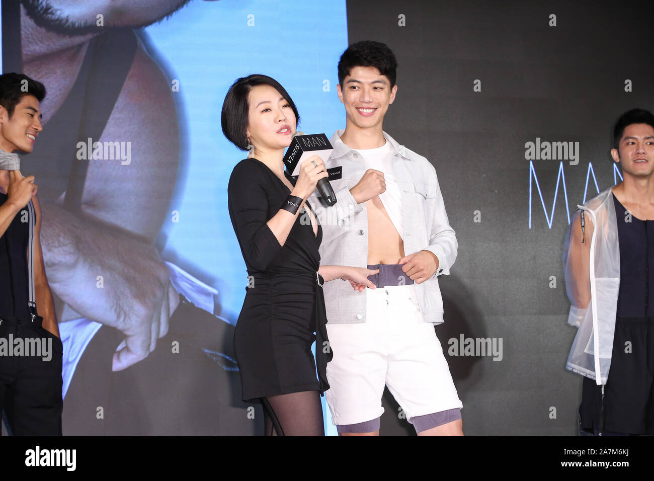 **TAIWAN OUT**Taiwanese television host, actress, and singer Dee Hsu ...