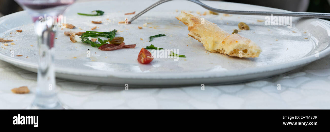 Unclean restaurant hi-res stock photography and images - Alamy