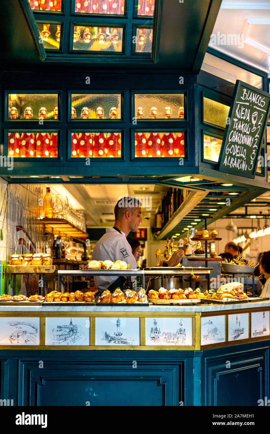 Interior and counter at Casa Vergara pintxos bar, San Sebastian, Spain ...