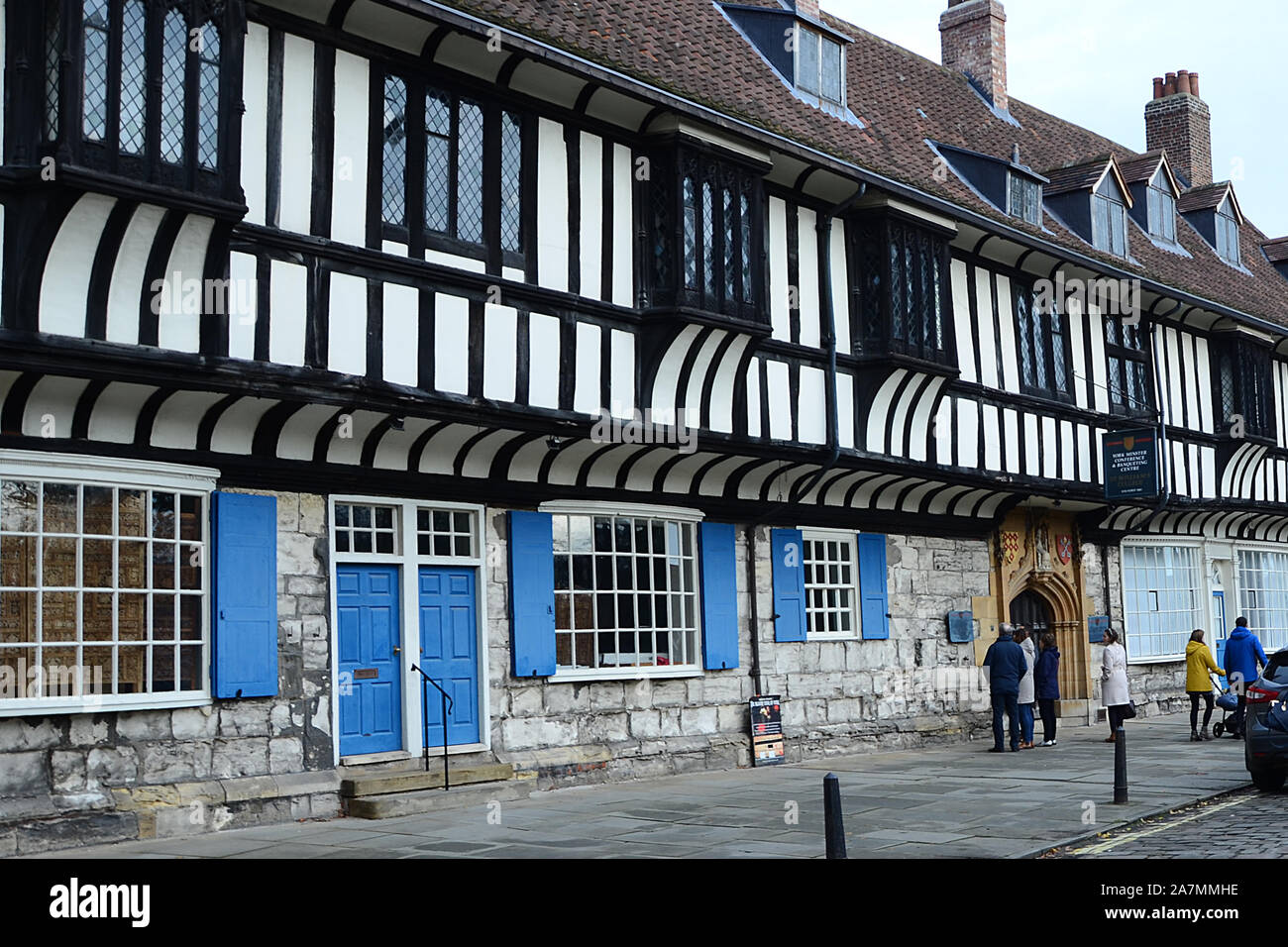 Tudor architecture hi-res stock photography and images - Alamy