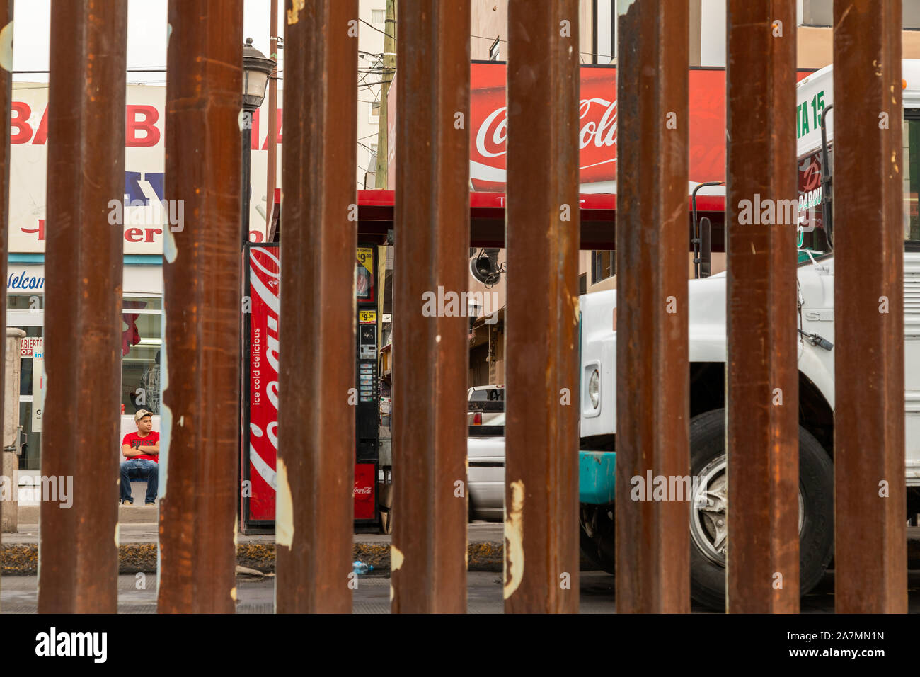Mexico usa border town hi-res stock photography and images - Alamy
