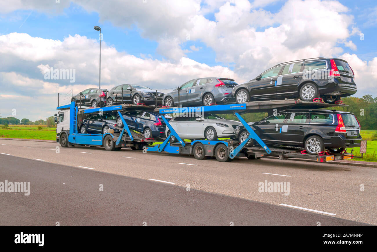 Car haulers hi-res stock photography and images - Alamy