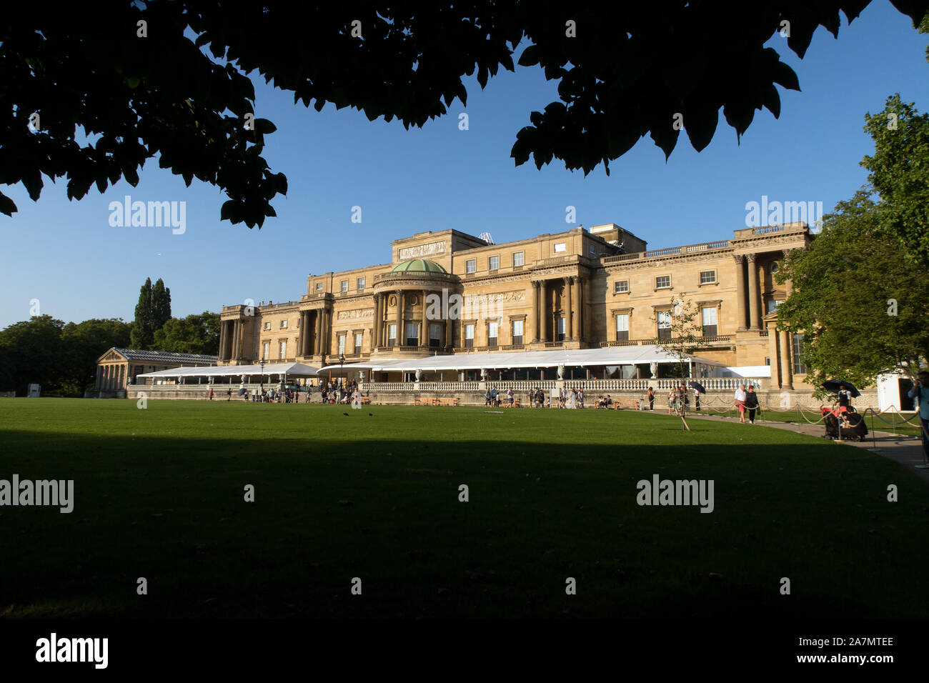 Rear of Buckingham Palace General View GV, London Stock Photo - Alamy