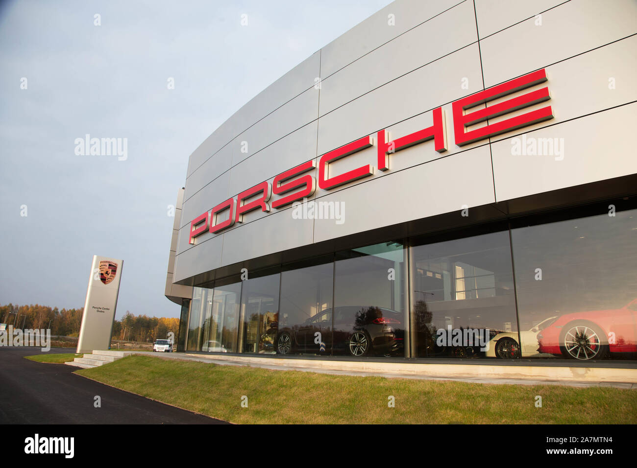 Porschecenter hi-res stock photography and images - Alamy