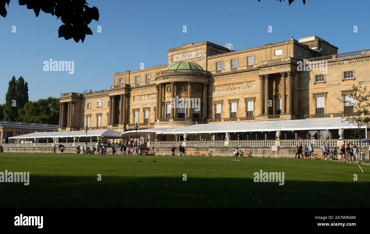 Back Of Buckingham Palace High Resolution Stock Photography and Images - Alamy