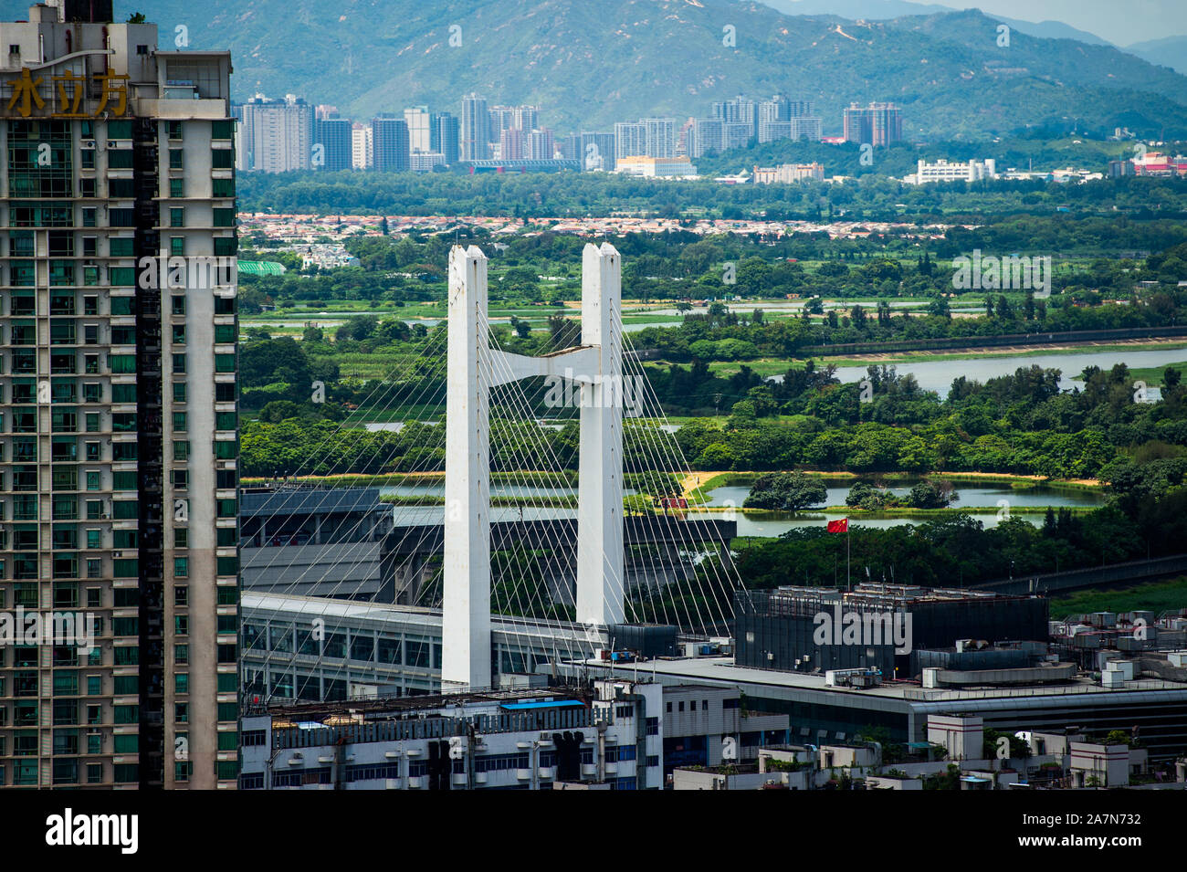 Double deck footbridge hi-res stock photography and images - Alamy