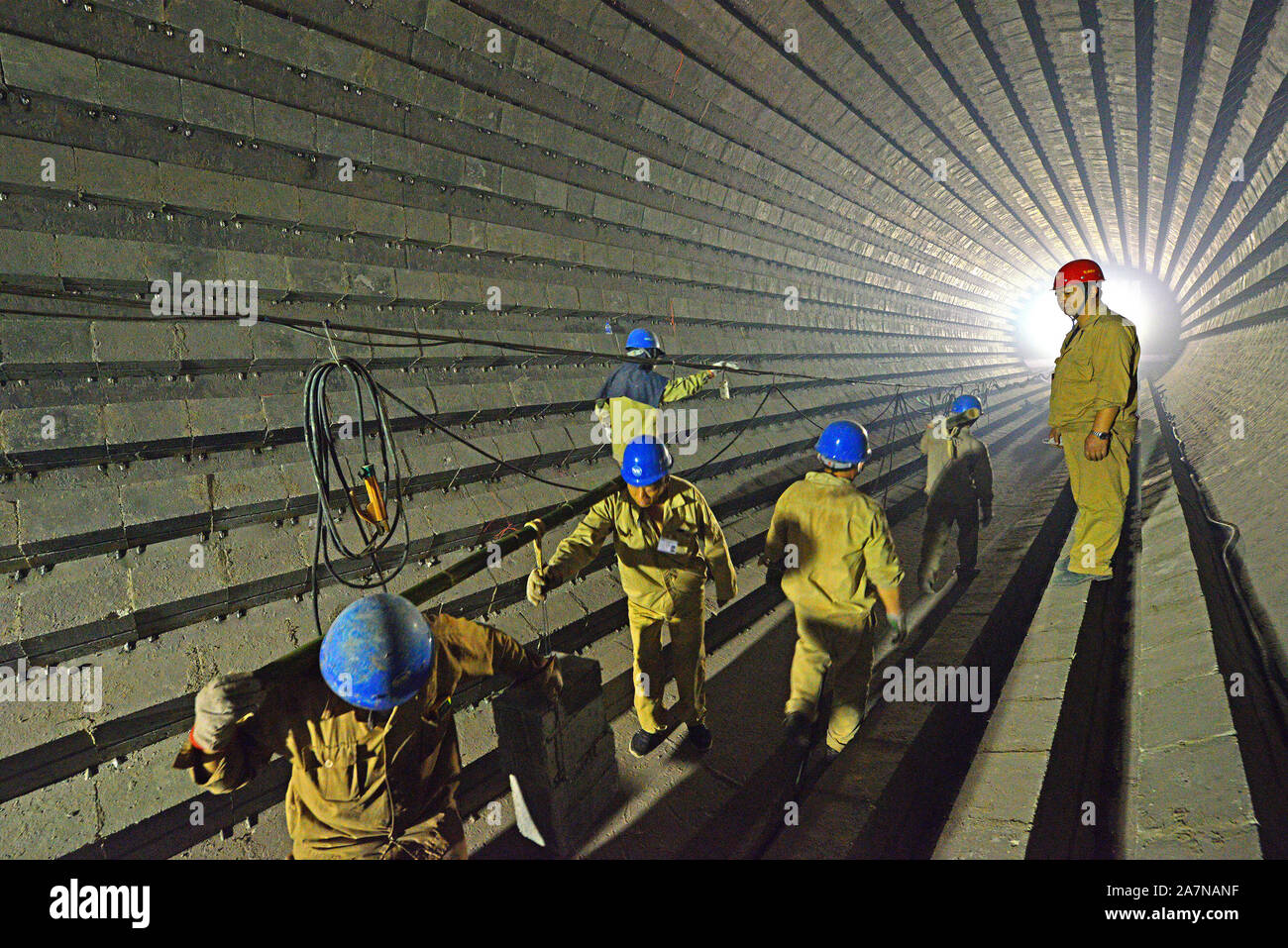 --FILE--Chinese workers of Shanxi Taigang Stainless Steel Company ...