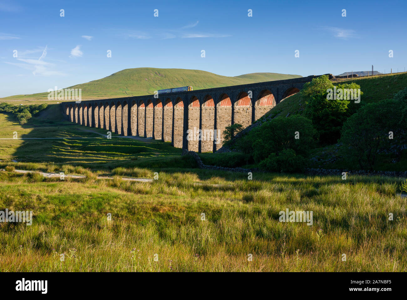 Ribblehead yorkshire dales england hi-res stock photography and images ...