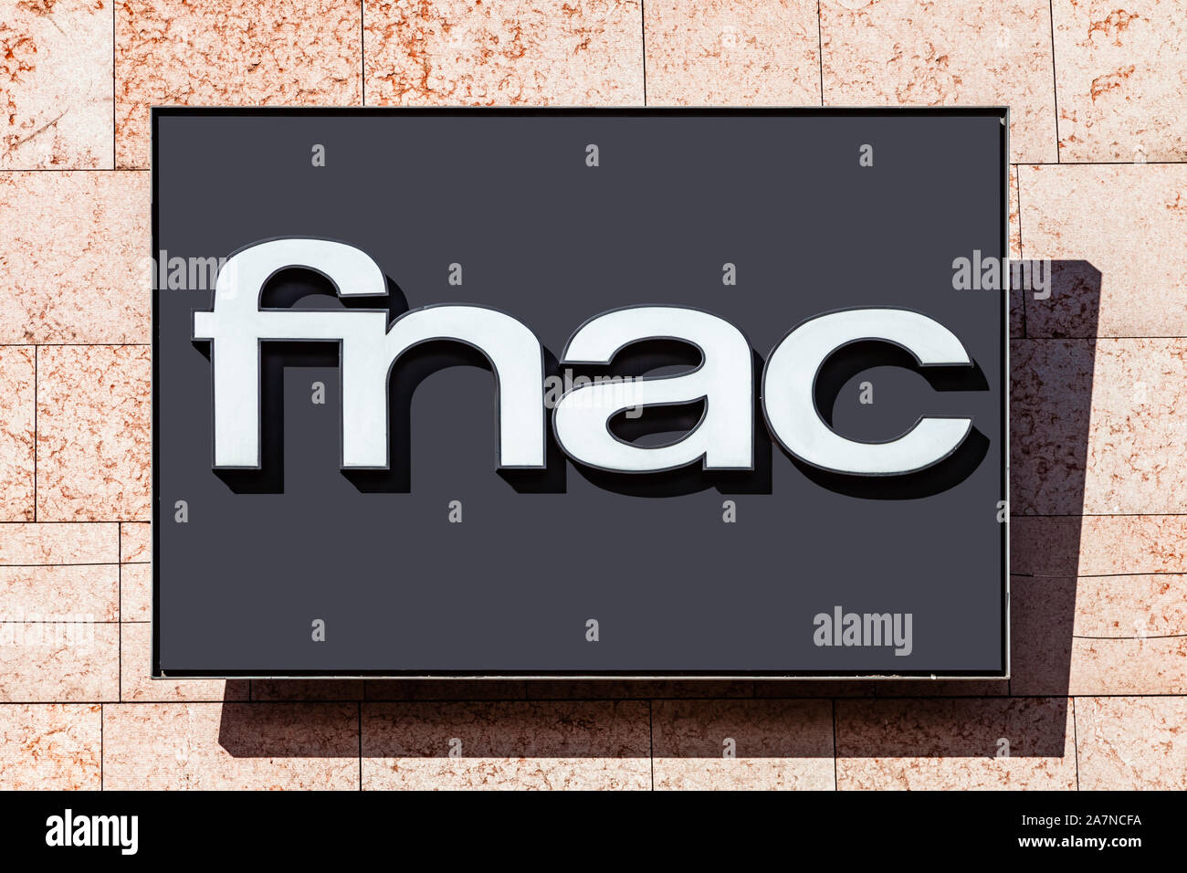 Fnac logo hi-res stock photography and images - Alamy