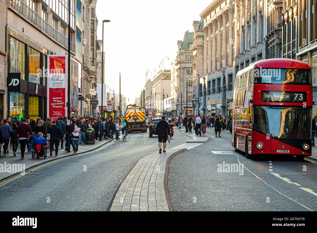 Bus rush hi-res stock photography and images - Alamy