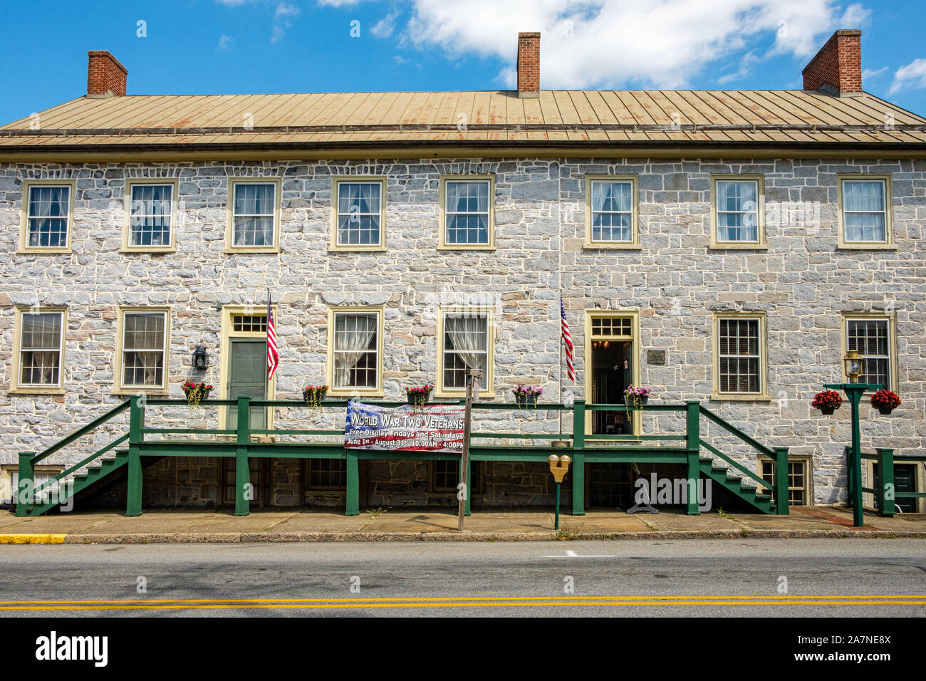 Pennsylvania fieldstone colonial house hi-res stock photography and ...
