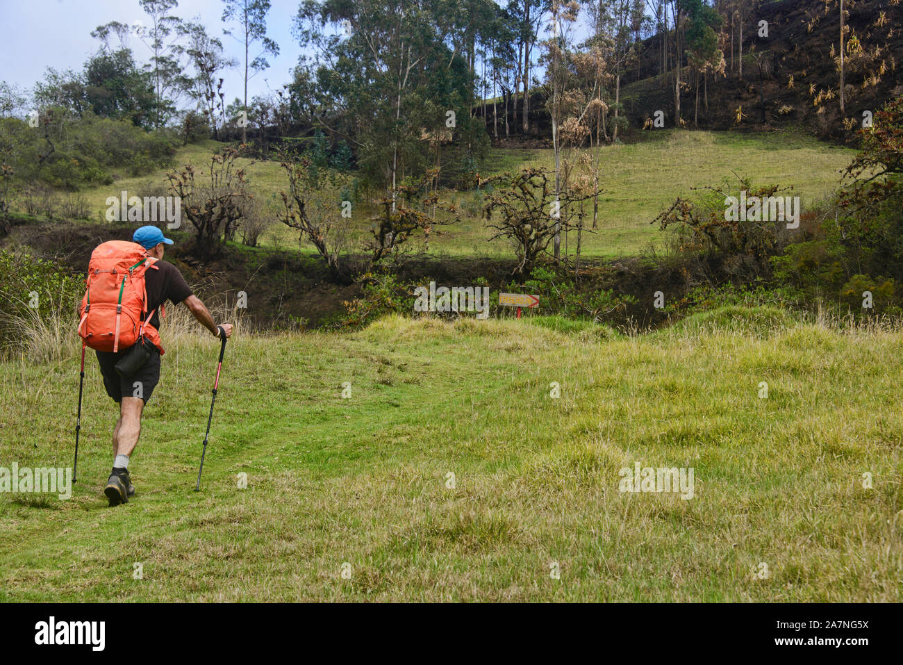 Trekking on the Quilotoa Loop Trek, Quilotoa, Ecuador Stock Photo - Alamy