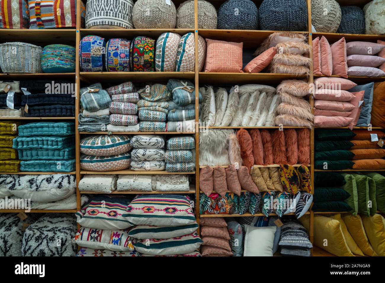 Bedding Store High Resolution Stock Photography and Images - Alamy