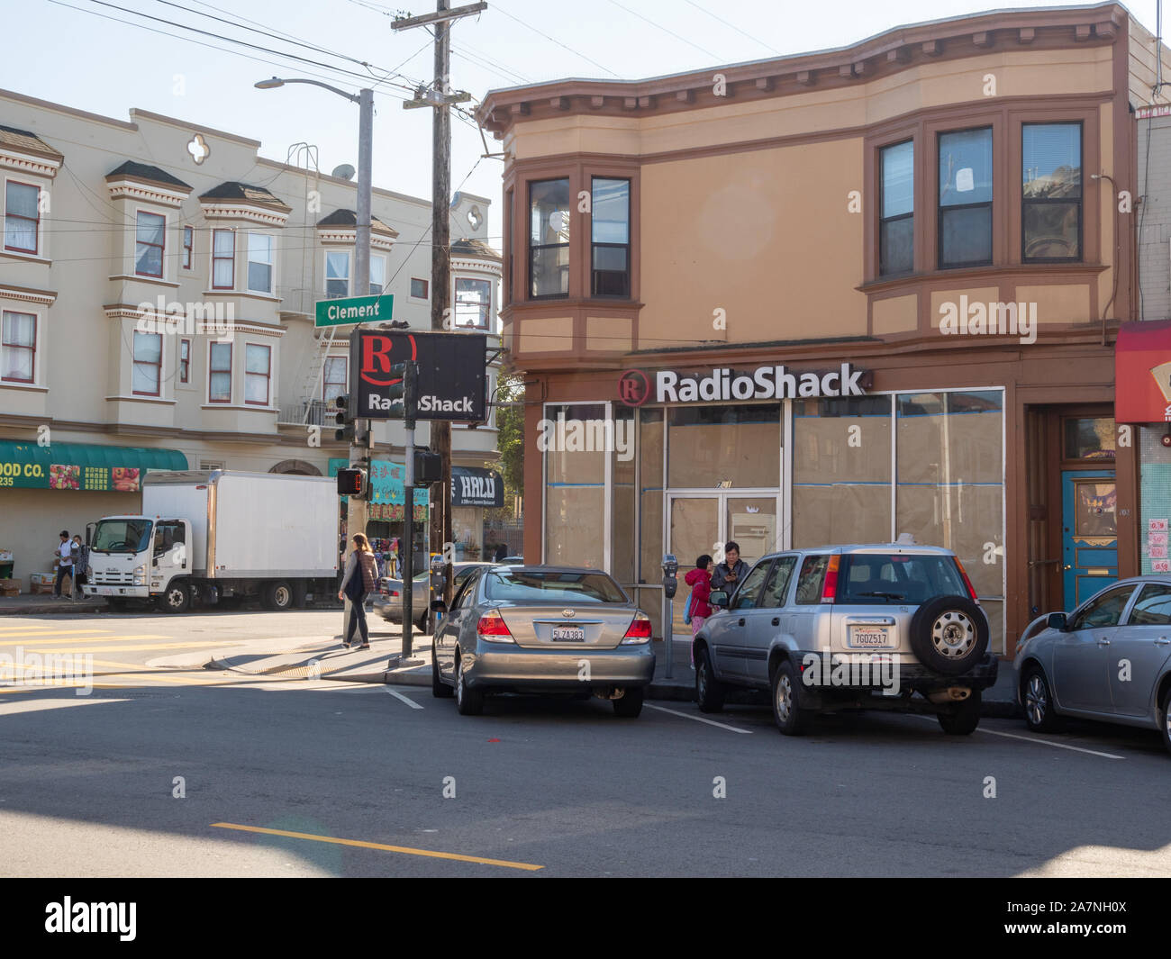 Radio shack hi-res stock photography and images - Alamy