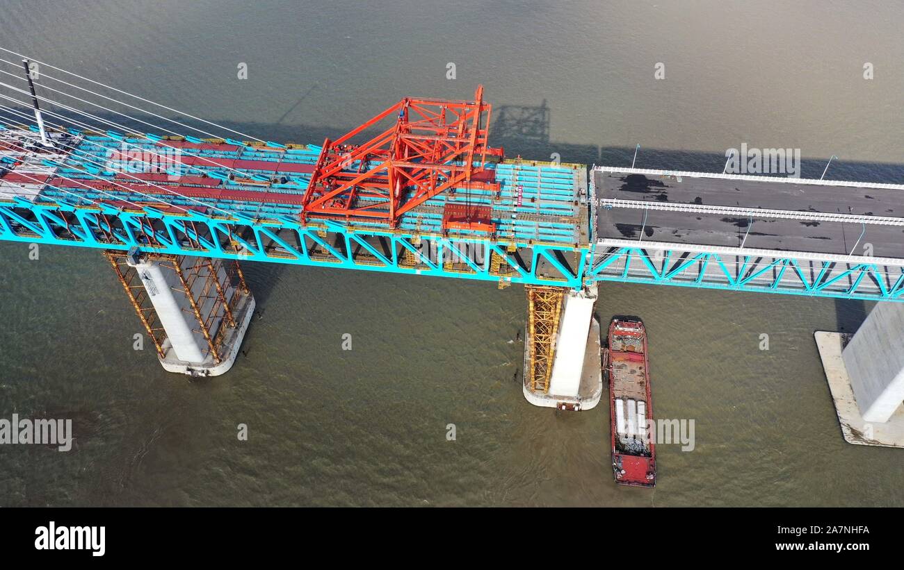 The world's longest cable-stayed bridge, the Hutong (Shanghai-Nantong ...