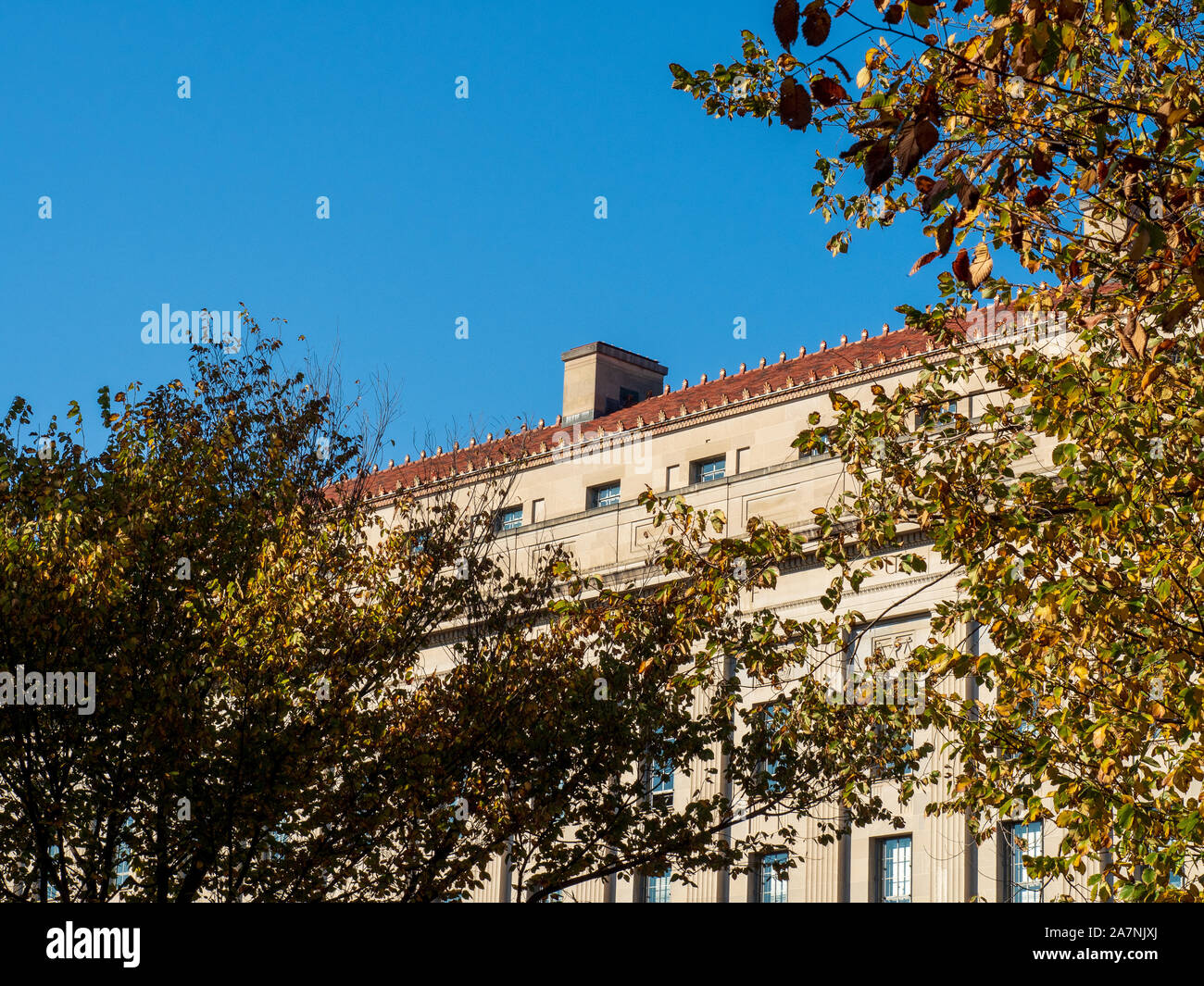 Office front facade and roof hi-res stock photography and images - Alamy