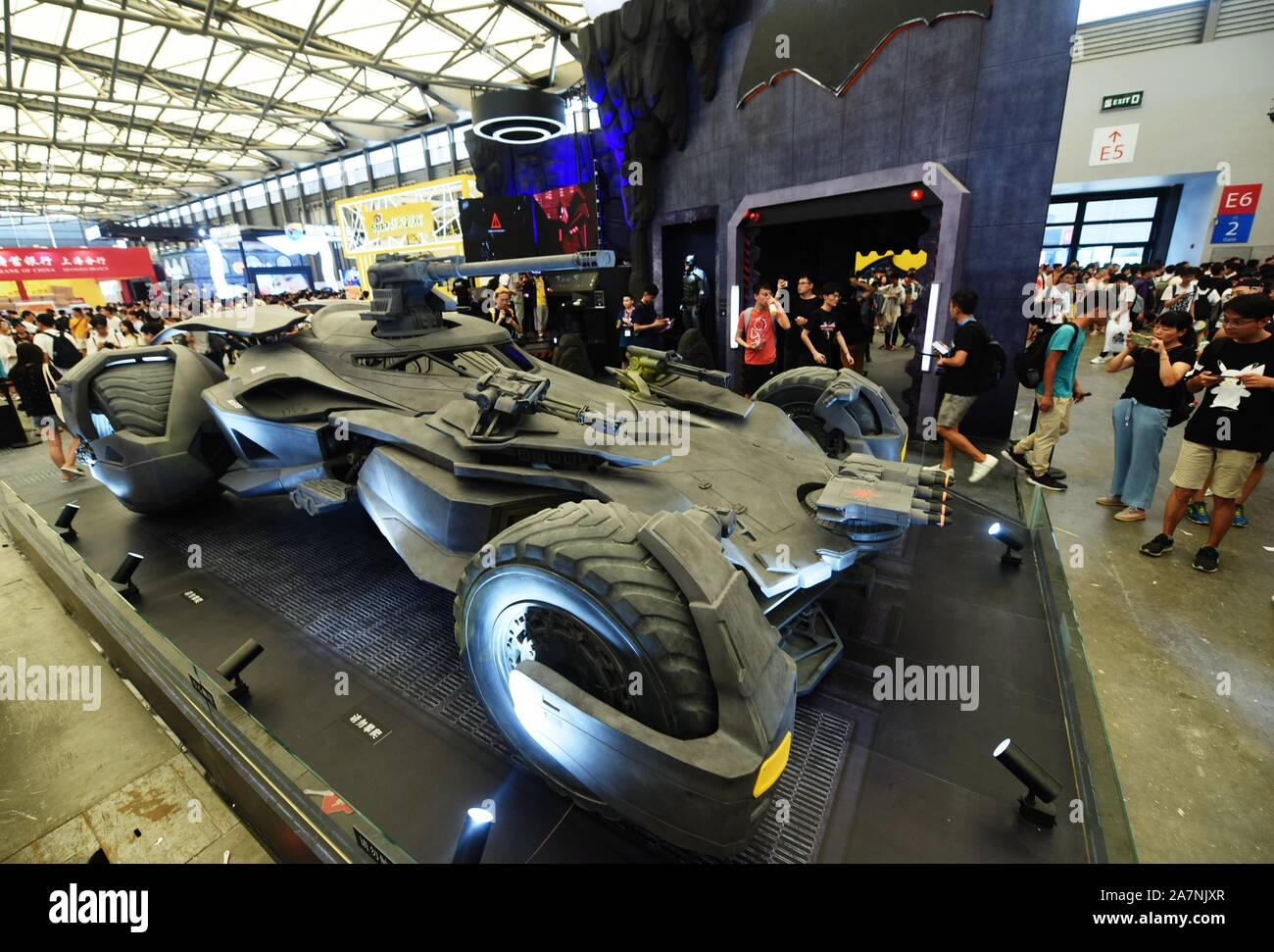A life-sized replica of the Batmobile from Christopher Nolan's Batman ...