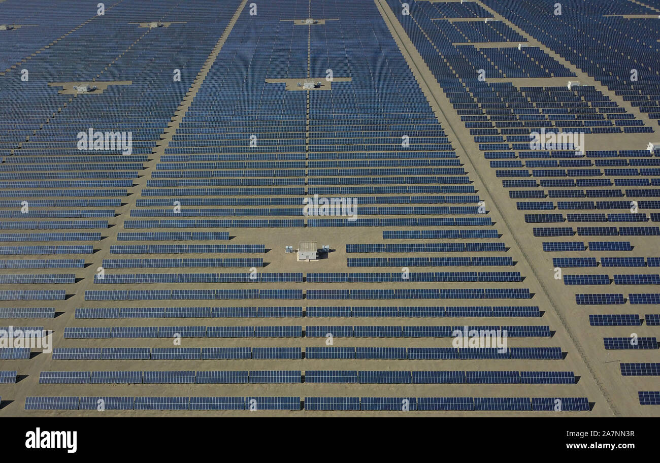 Aerial view of China's first 100-megawatt molten salt solar thermal ...