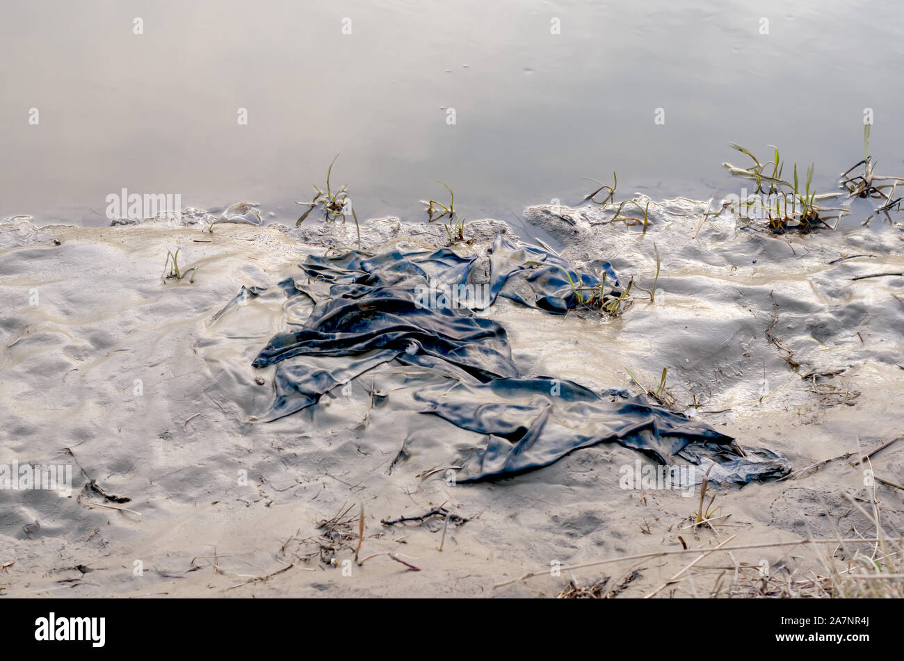 Textile industry water pollution hi-res stock photography and images ...