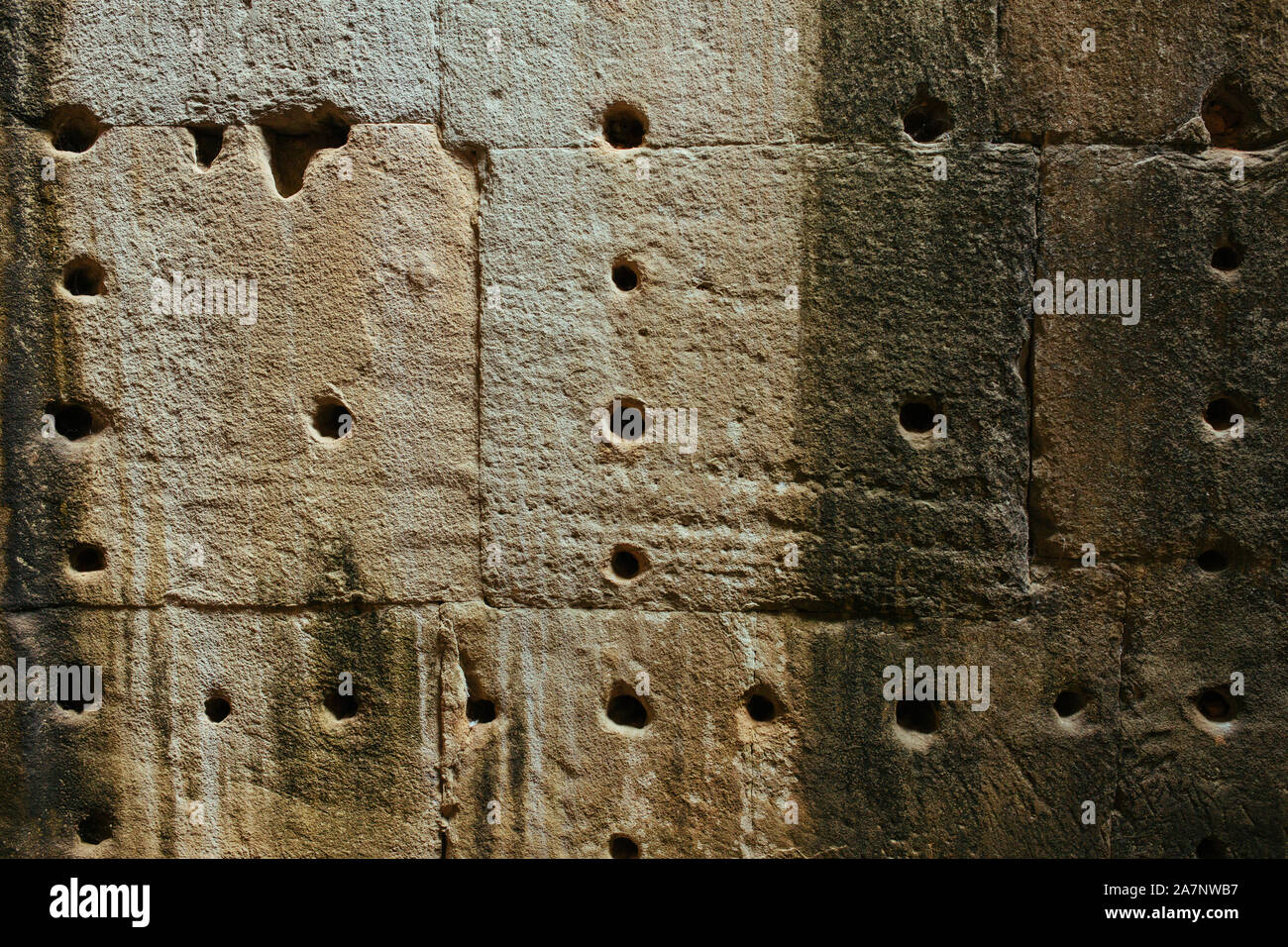 Stone walls in Cambodian Acient temple Agkor Wat temple Stock Photo - Alamy