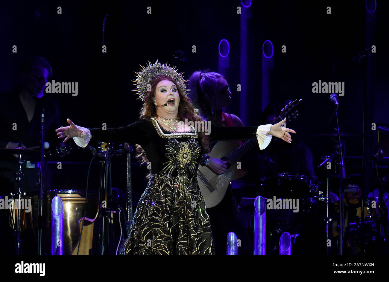 Sarah brightman singer hi-res stock photography and images - Alamy