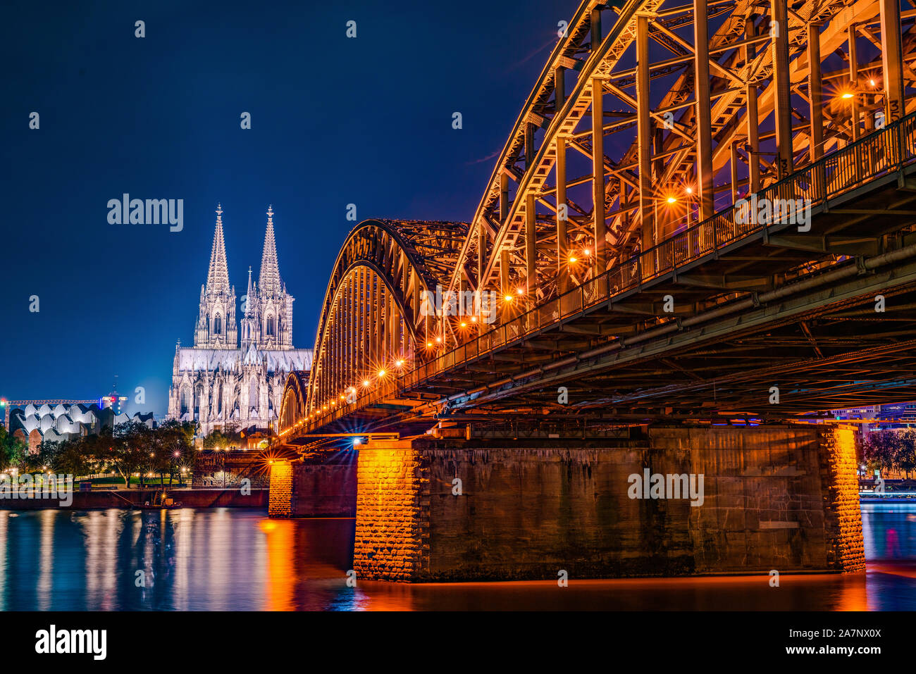 Skyline cologne germany river rhine hi-res stock photography and images ...