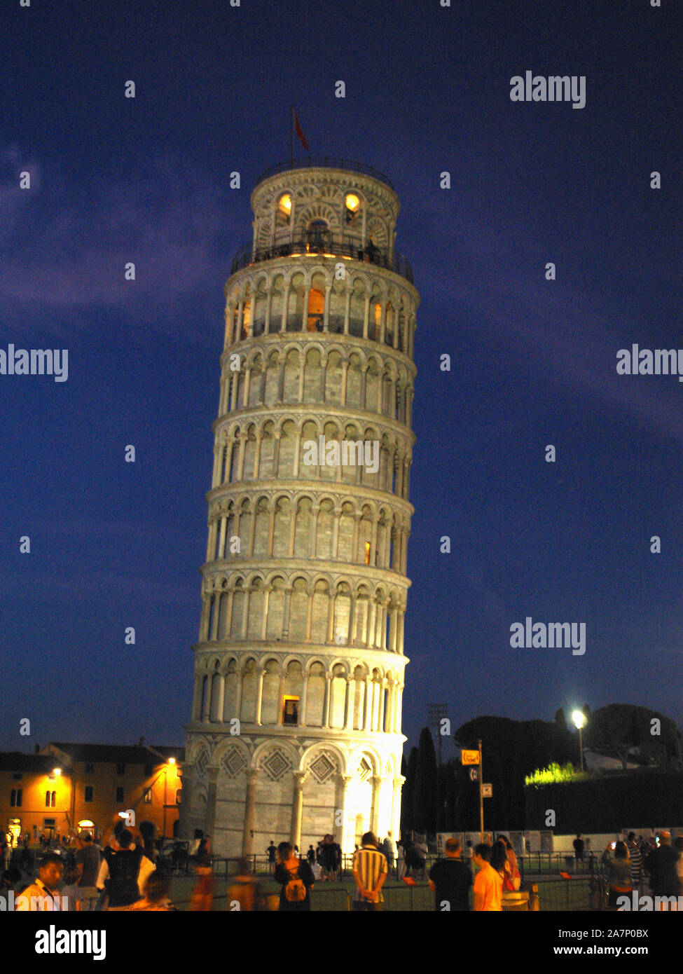 The world famous landmark of the Leaning Tower of Pisa in Italy Stock ...