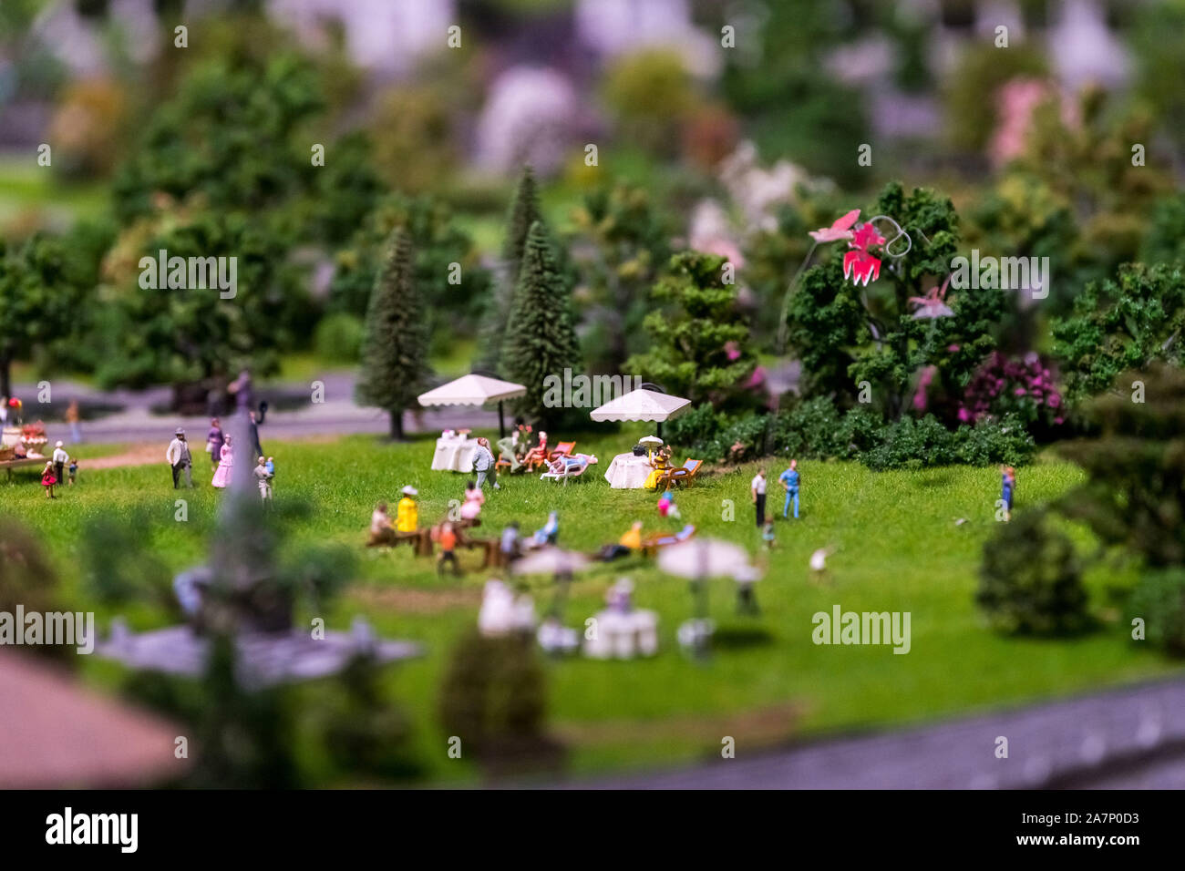 View of the miniature artworks capturing the Shanghai's history and ...