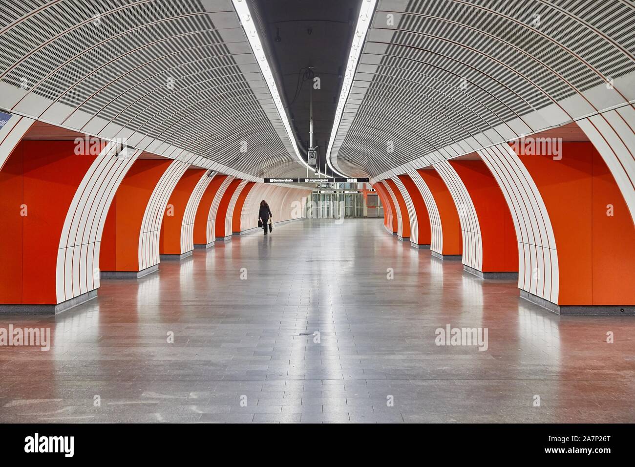 Underground metro subway system station hi-res stock photography and ...