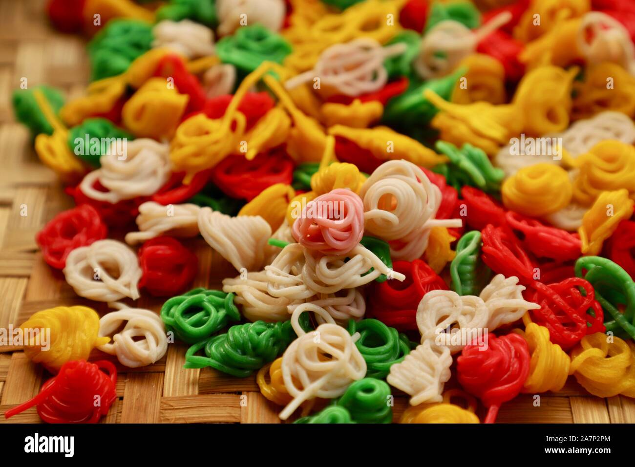 Kerupuk keong hi-res stock photography and images - Alamy
