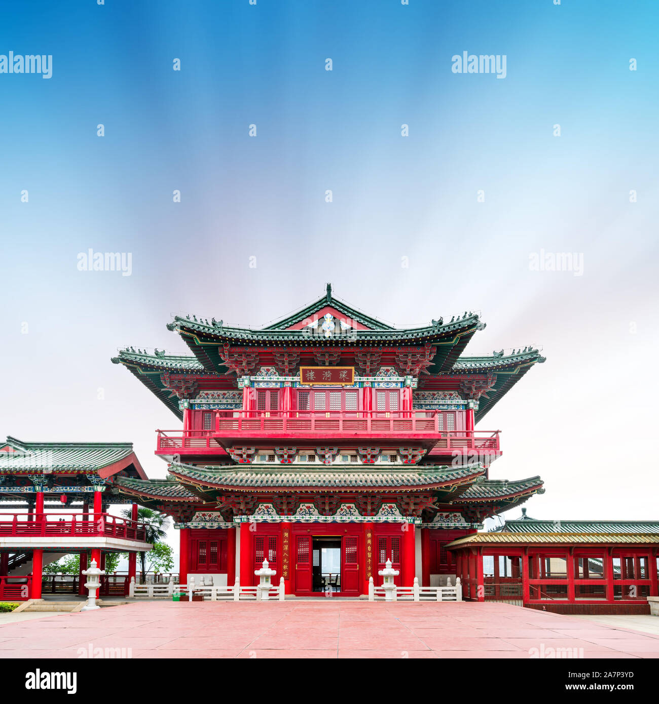 Chinese architecture and palace attic hi-res stock photography and ...