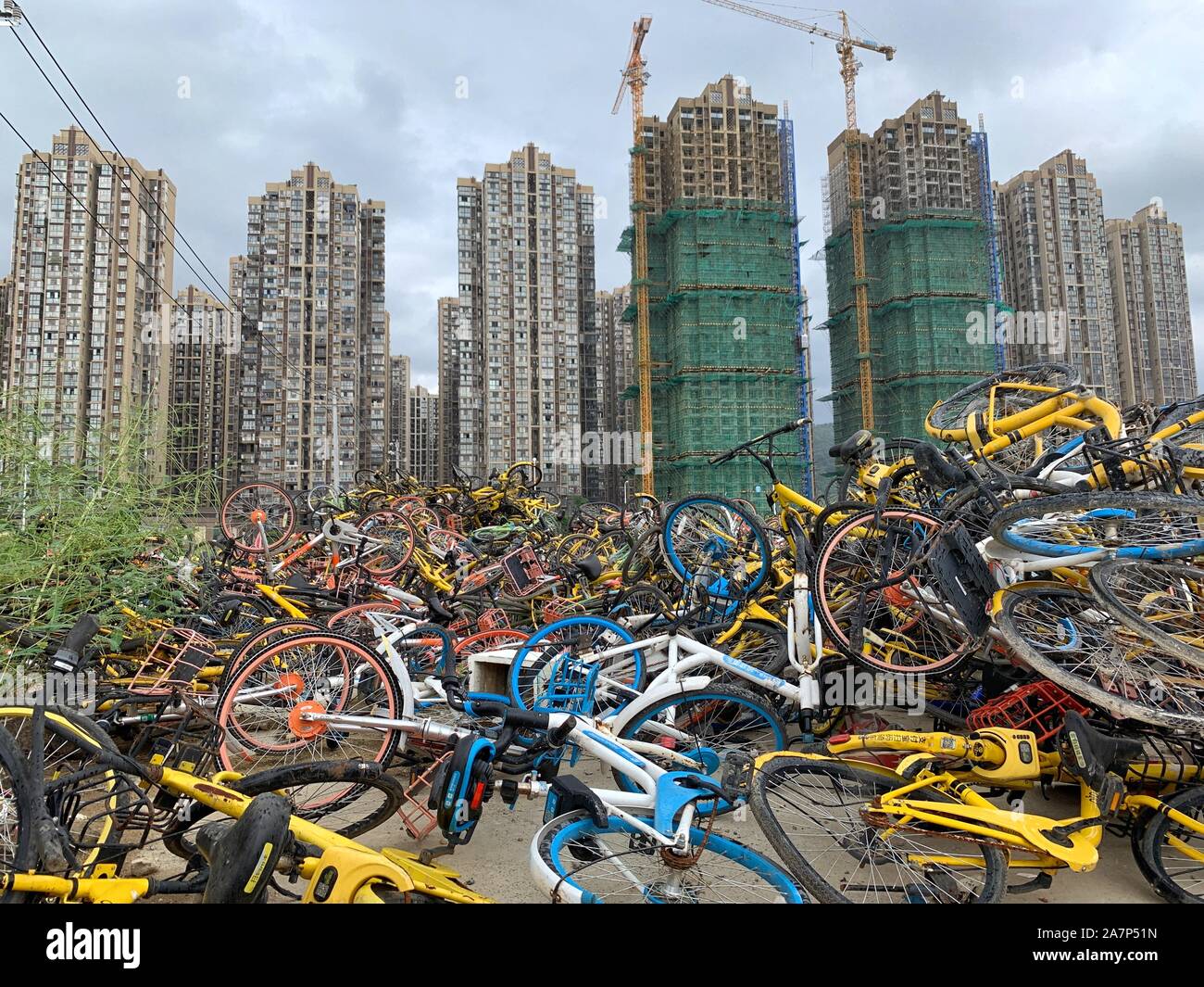 China bike cemetery hi-res stock photography and images - Alamy