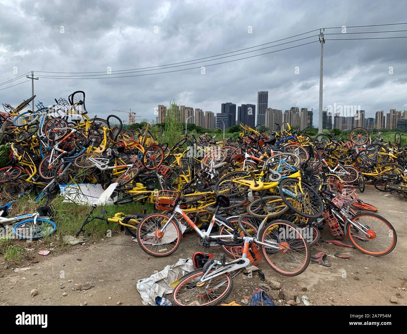 China bike cemetery hi-res stock photography and images - Alamy