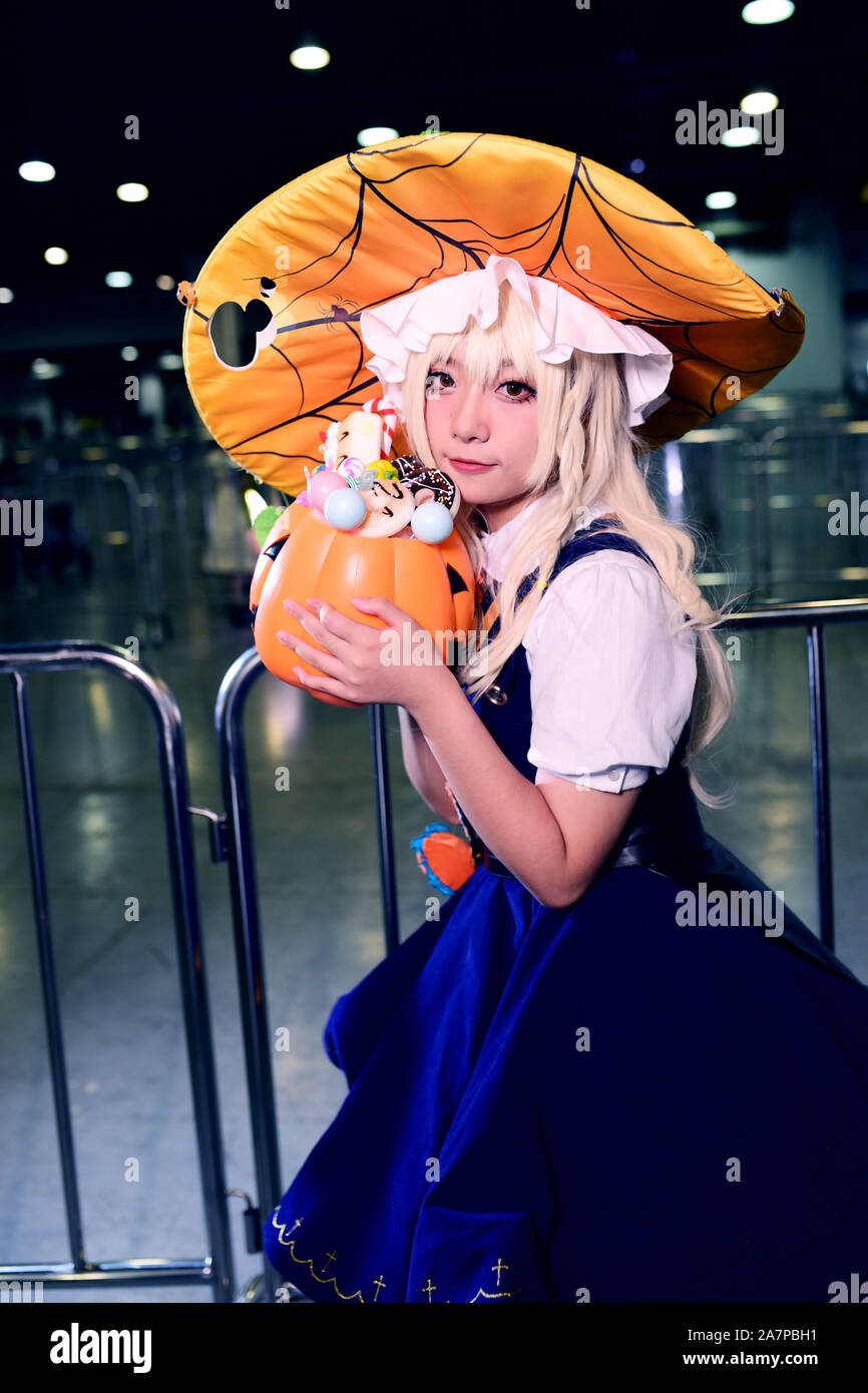 Cosplayers dressing up as characters of popular games and comics steal ...