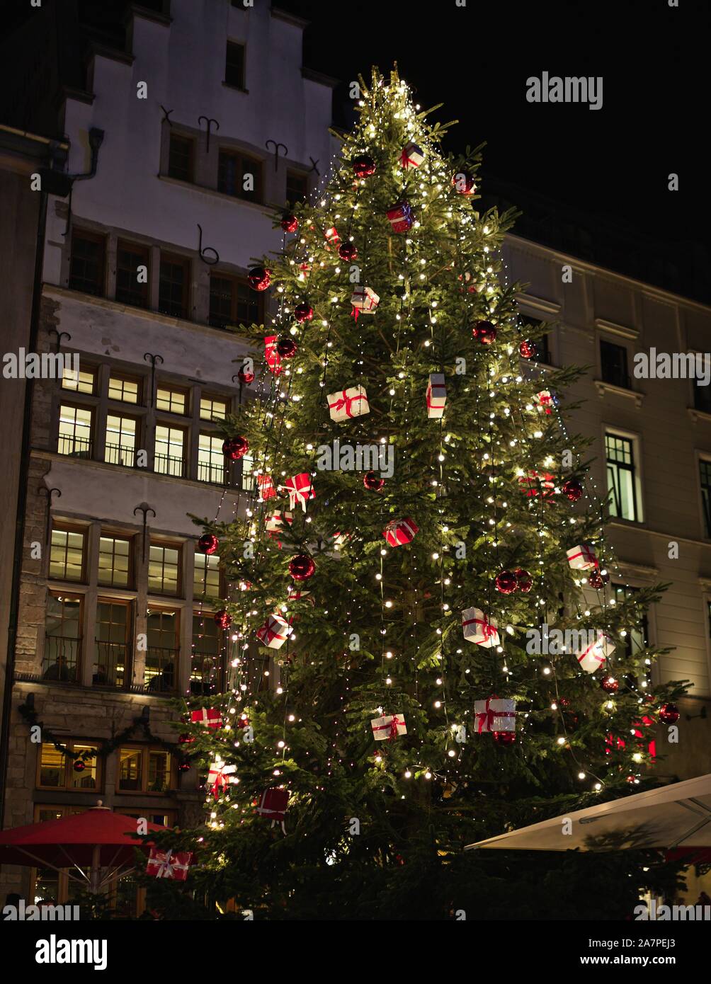 Cologne christmas tree hi-res stock photography and images - Alamy