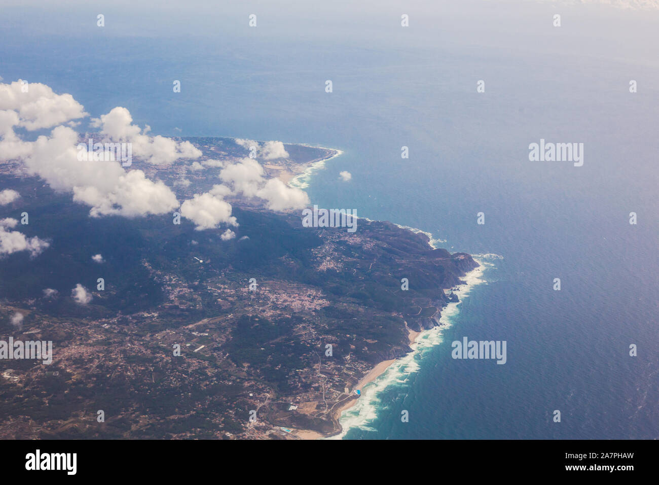 Panorama flight over atlantic ocean hi-res stock photography and images ...