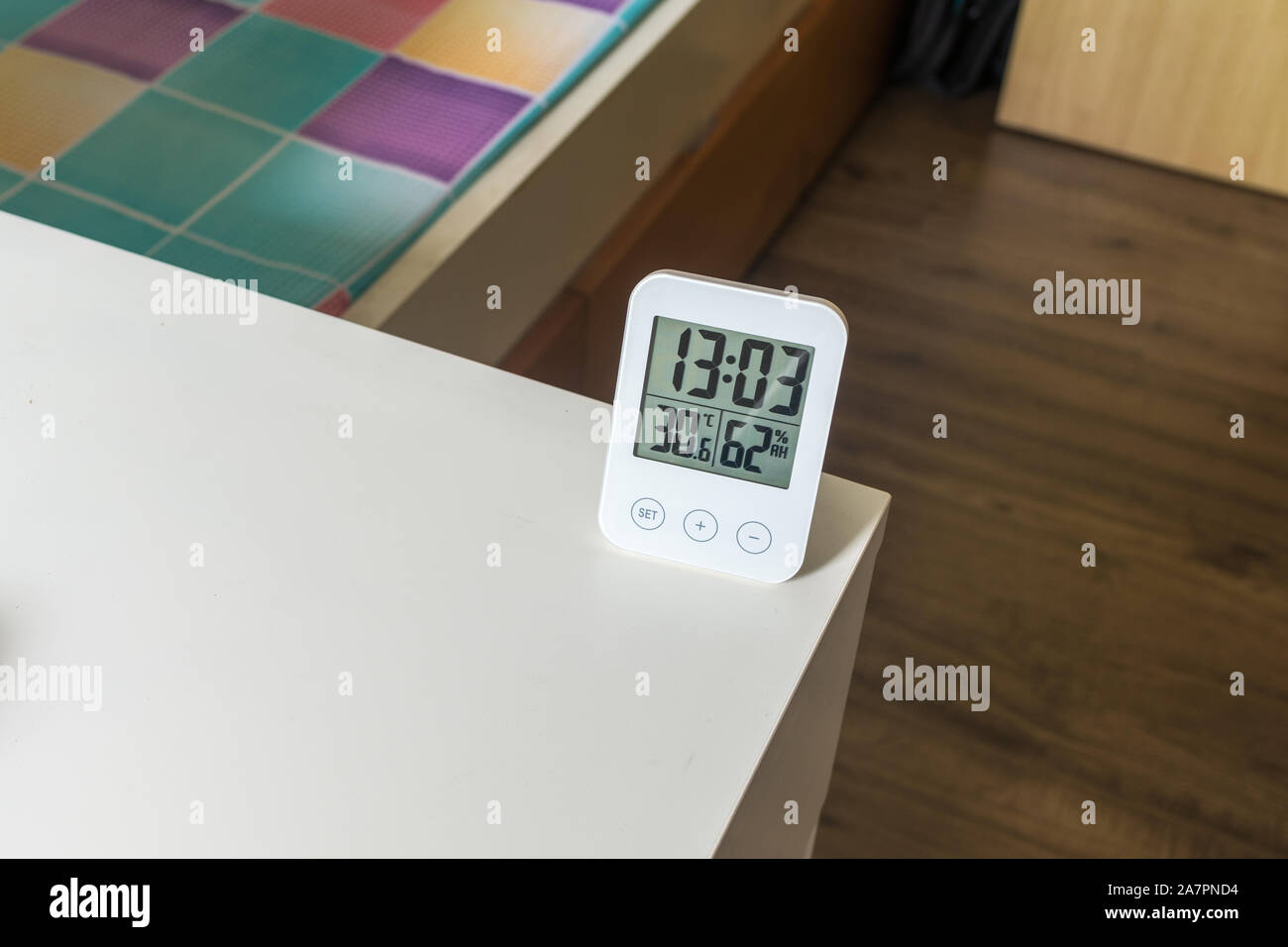 Indoor electronic LCD digital clock with humidity temperature sensor ...