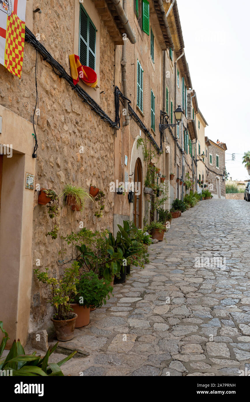 Old town of Valldemossa in Mallorca, Spain Stock Photo - Alamy