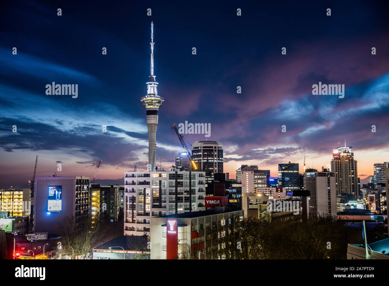 Cbd buildings skyline hi-res stock photography and images - Alamy