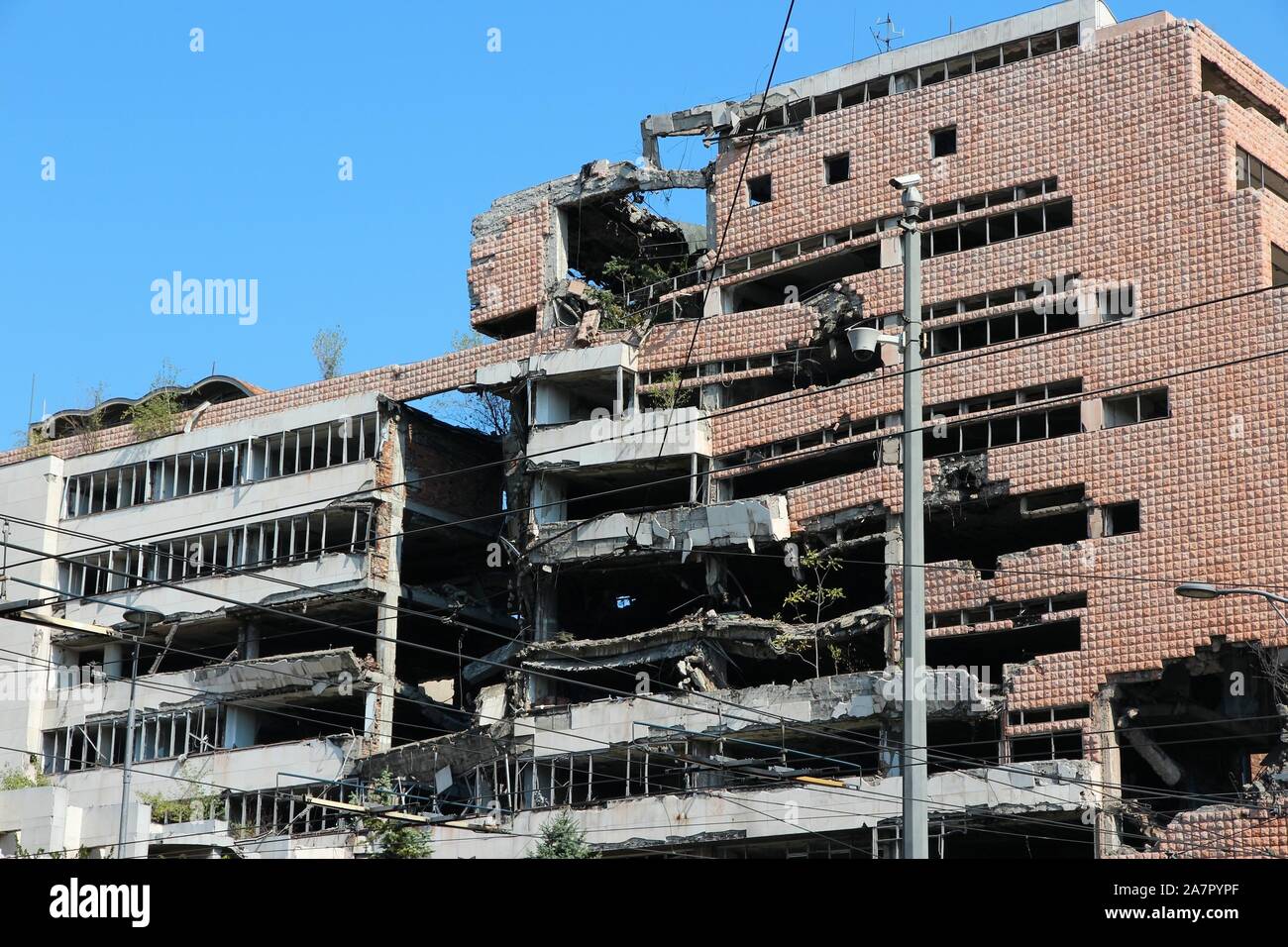 Serbia bombing 1999 hi-res stock photography and images - Alamy