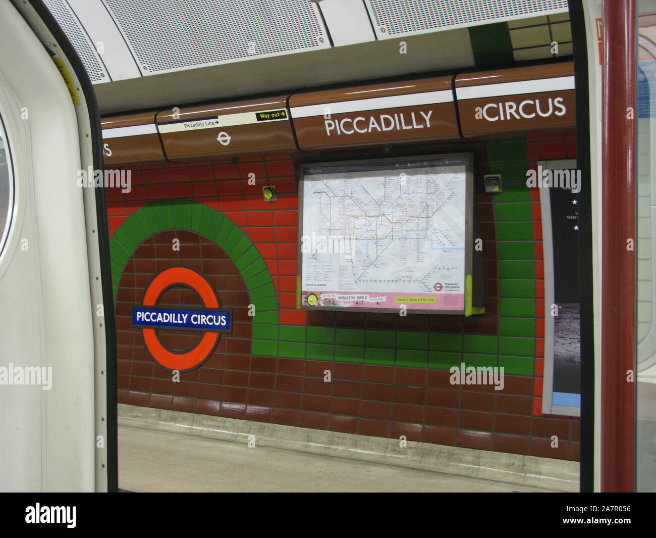 Piccadilly Circus platform Stock Photo - Alamy
